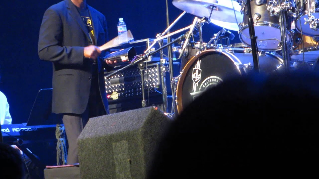 Drummer Danny Seraphine drum solo - YouTube
