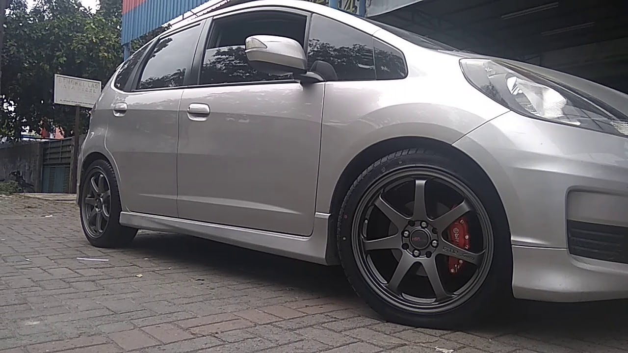 Modifikasi Jazz Tampilan Berbeda dengan Velg Hsr Type GTR sport - YouTube