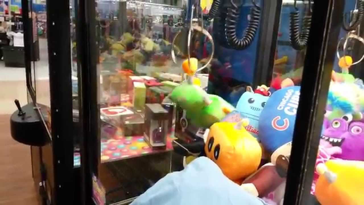 3 Quick Claw Machine Wins - A Watch, a Hobbit, and a Robot! - YouTube