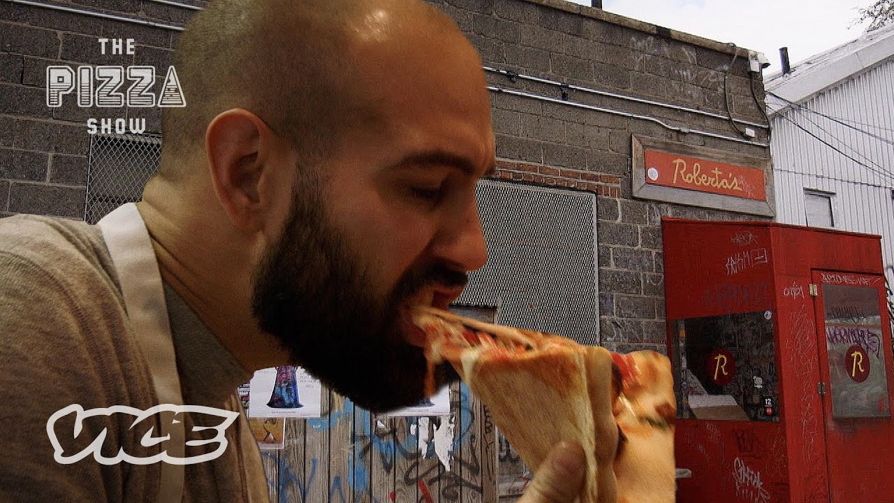 The Pizza Shop That Changed the Neighborhood | THE PIZZA SHOW - YouTube