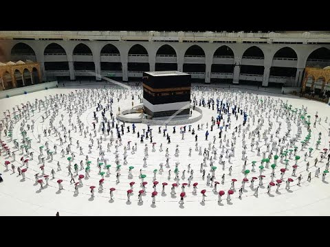Suudi Arabistan'da hacı adayları, Covid-19 önlemleri gölgesinde ilk tavaflarını yapıyor