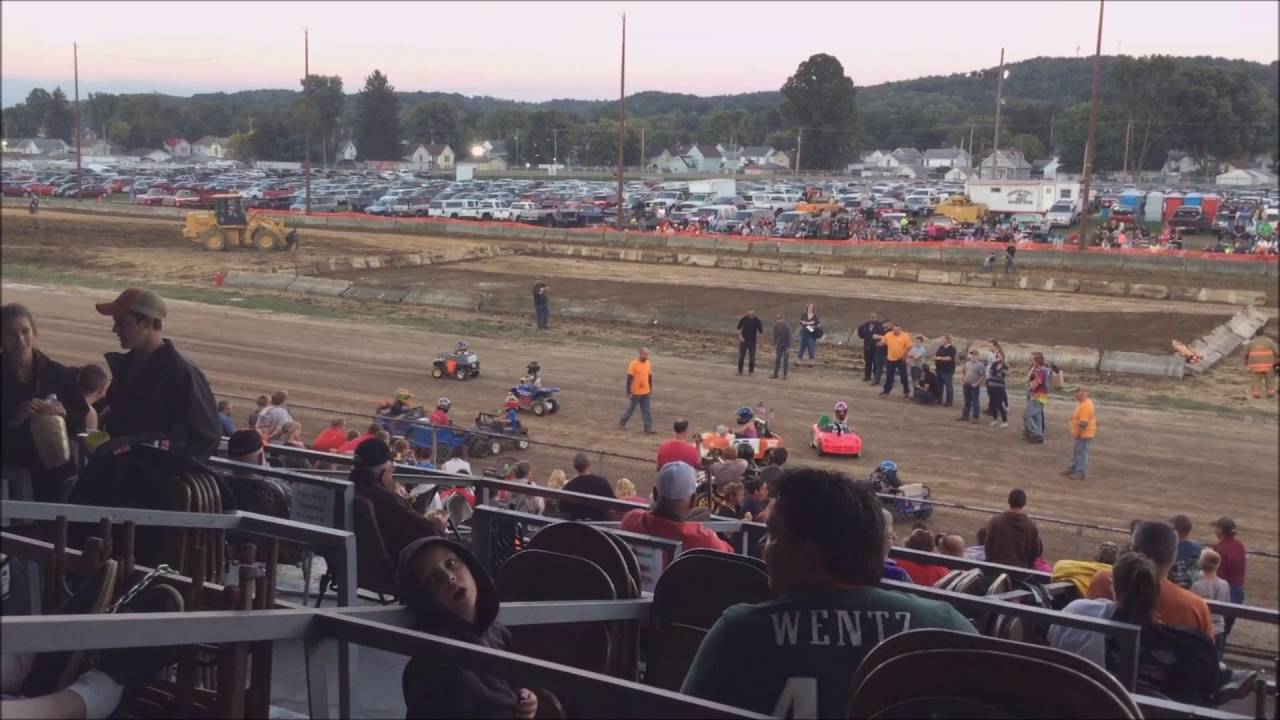 Kids Demolition Derby 2016 Coshocton County Fair - YouTube