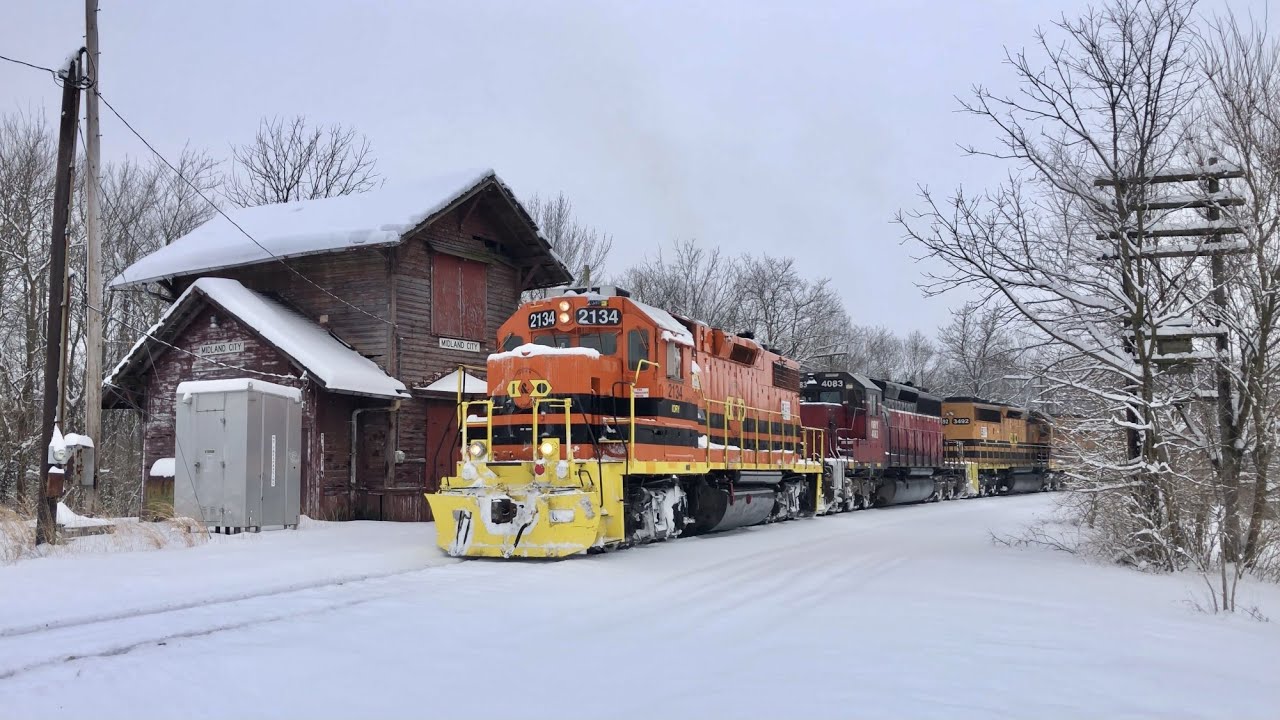 Short Line Yard Switching In Snow With 4 Locomotives! Indiana & Ohio ...
