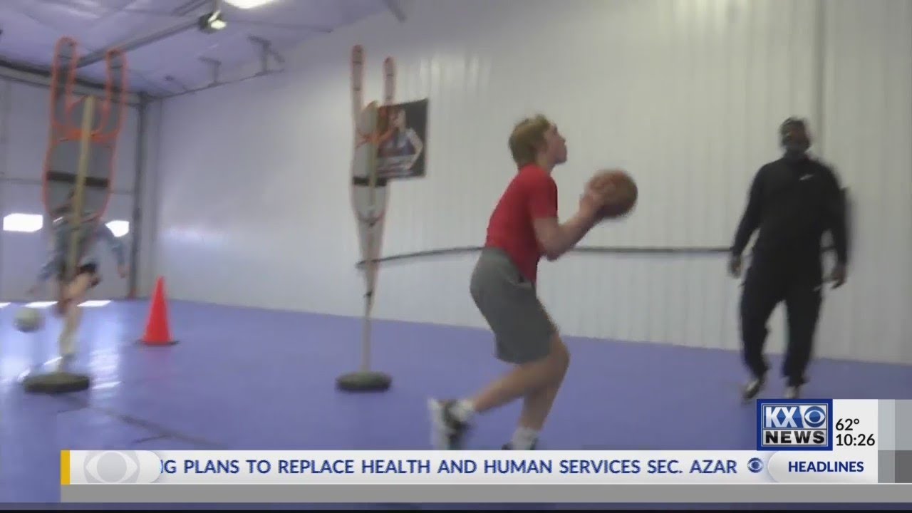 Earnest Bell Basketball - YouTube