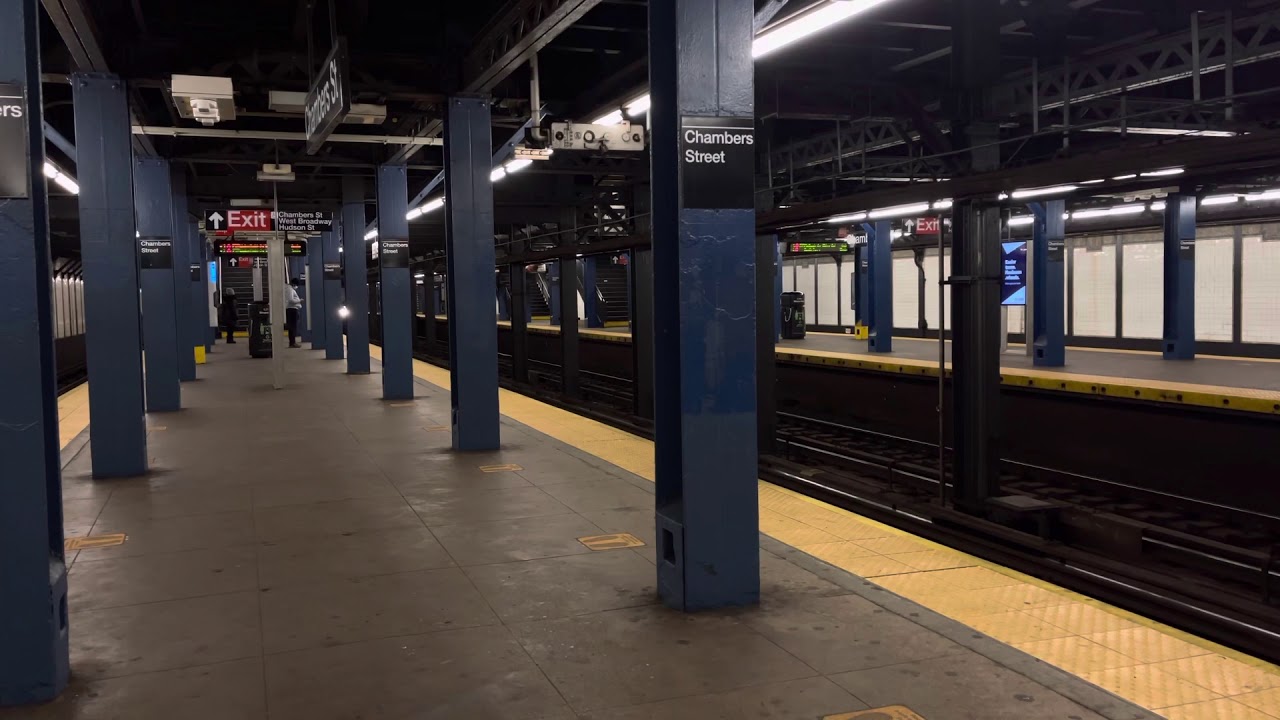 MTA New York City Subway: Wakefield-241st Street bound 2 express train ...