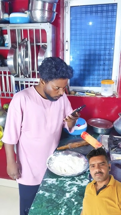 रोटी खाने को मन कर रहा😁#shorts #comedy #funny #shortsfeed #realfools #comedyvideos #mr_chandel ...