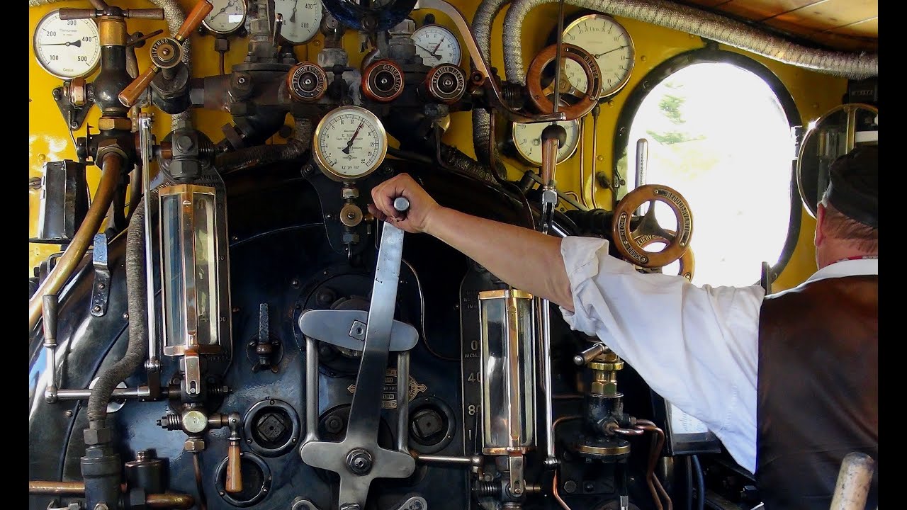 Steam on the Oberalp Pass - Part 3 - watch the driver & fireman at work