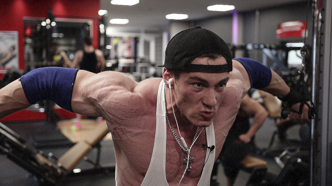 Junior Bodybuilder Tobias Gebhard - 3 weeks out Brusttraining - YouTube