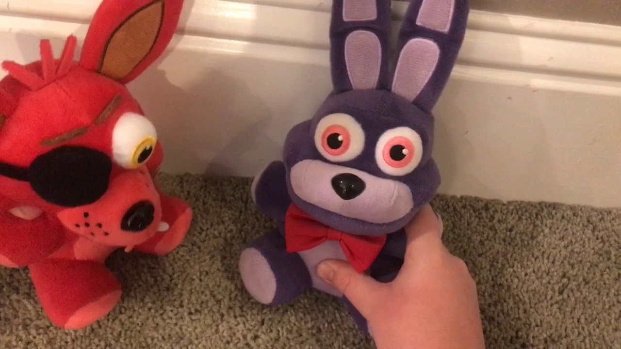 Foxy Beating up Bonnie for Saying Fowa - YouTube
