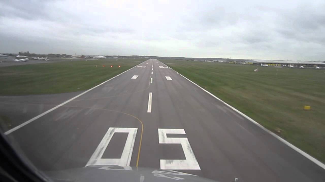 BAe ATP Flight Deck - Unedited video of landing a BAE ATP at Coventry ...