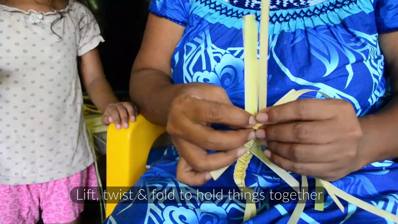 How To Weave A Dance Garland Called Tetai - YouTube
