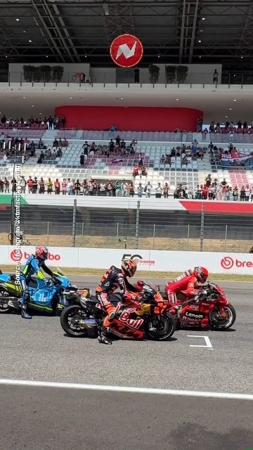 Marc and Binder Practice Starting Side by Side at Mugello - YouTube