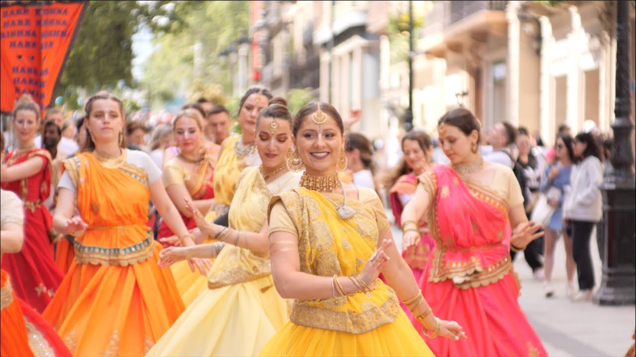 🫶HARINAMA🩷IN MILAN(ITALY)🇮🇹ХАРИНАМА В МИЛАНЕ💛 মিলানে হরিনাম🧡 - YouTube