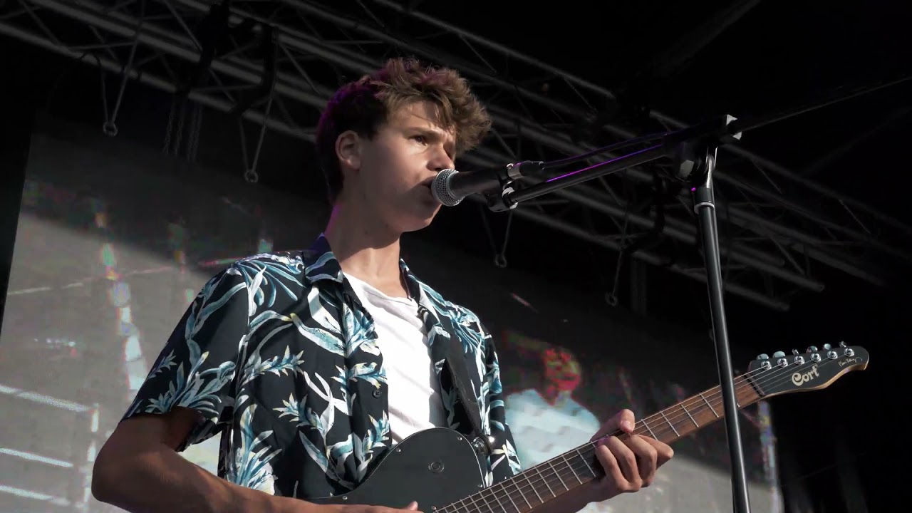 Alex Boutin Clipmaker • Vidéaste de Mariage en Vendée