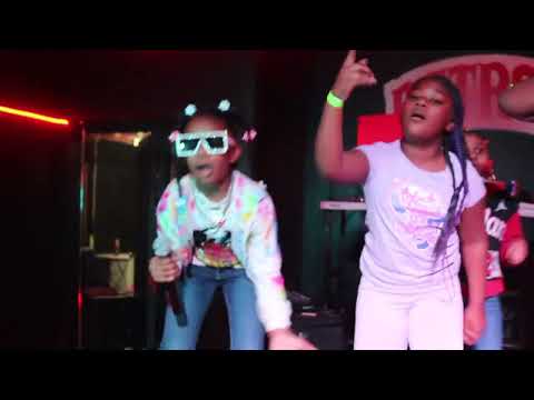 TARA RENEE'-LIVE PERFORMANCE @CROWD FREAK - YouTube