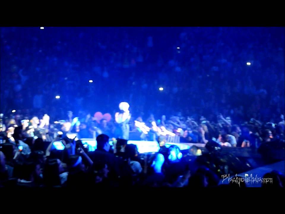 (HD) Miley Cyrus Adore You LIVE Bangerz Tour Vancouver !!!!! - YouTube