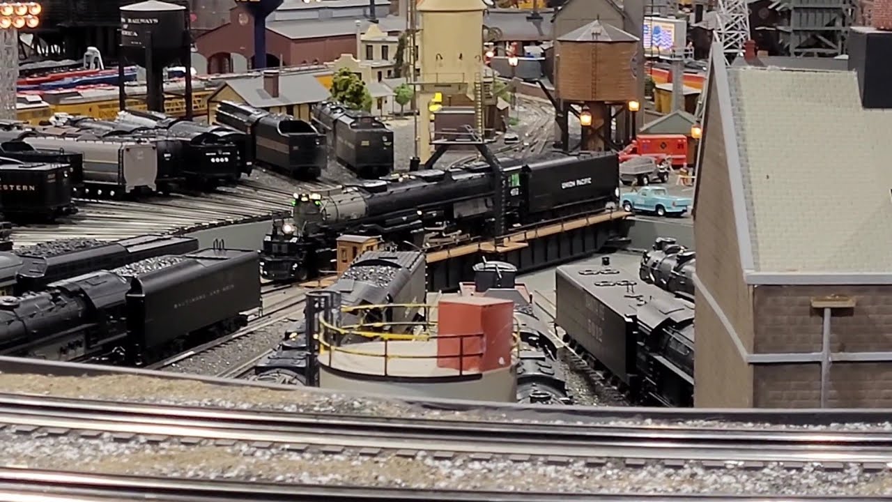 Various Model Trains At Corner Field Hobby Train Museum - YouTube
