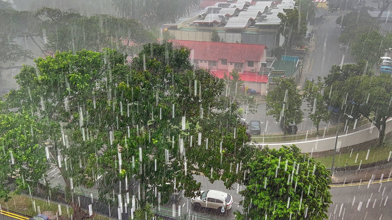 THUNDERSTORMS AND HEAVILY RAINING IN SINGAPORE|THUNDERSTORM SOUNDS ...