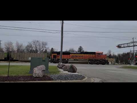 BNSF 9725 & BNSF 8408 Southbound Dixie Hwy (Head & Tail) - YouTube