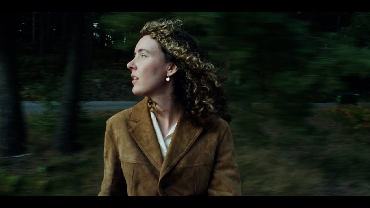 Julia Logan - Moodswings (Official Music Video) - YouTube