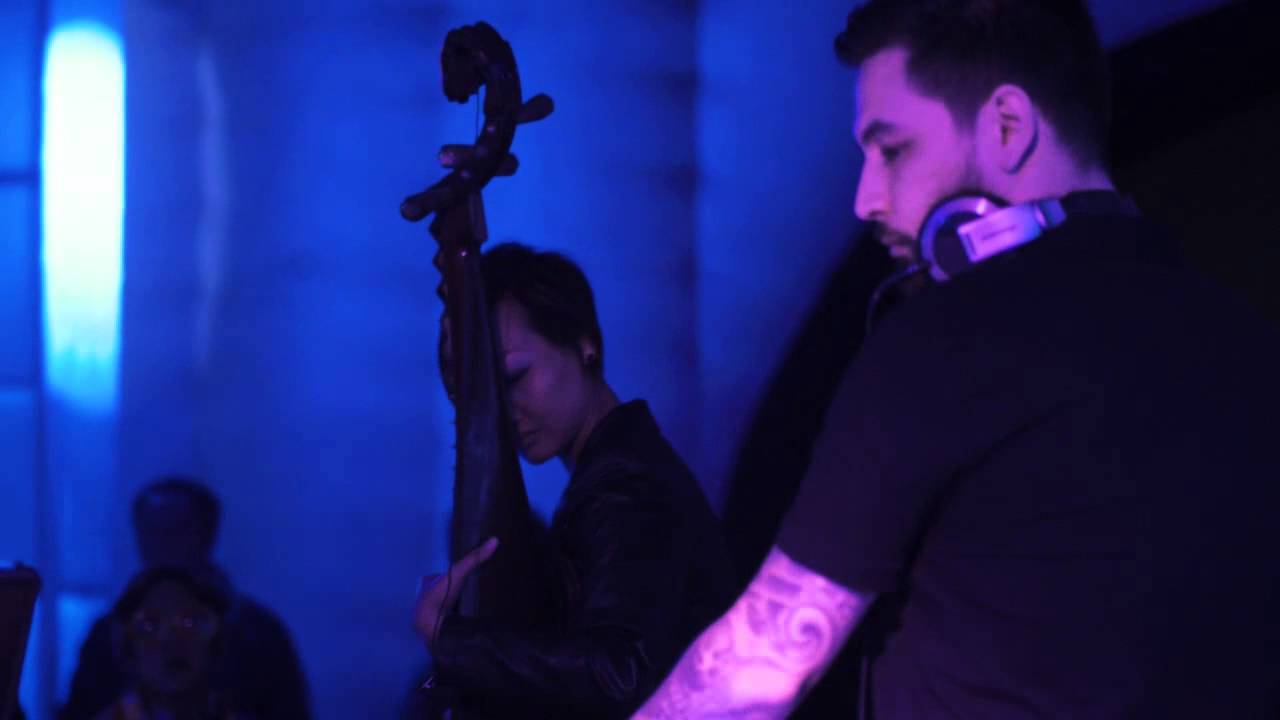 Jasmine Li & Deelorean @ MIDI FESTIVAL 2013 - YouTube