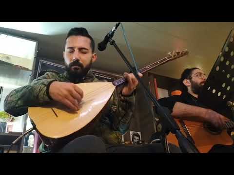 Ela gözlüm türküsü saz ve gitar eşliğinde müthiş duet!! Can&can kardeşler.