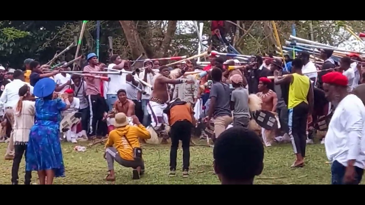 Oswenka vs oGandaGanda (sec half) - YouTube