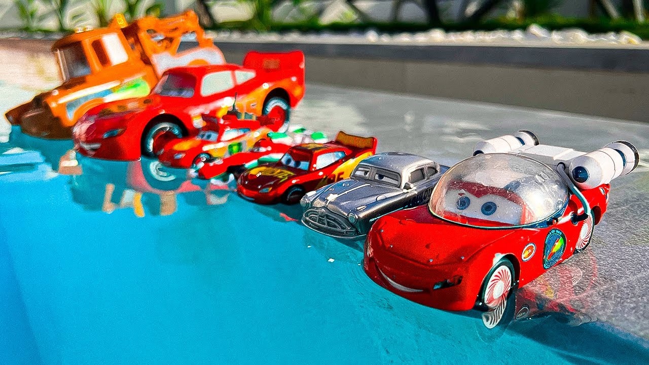 Disney Pixar Cars falling into deep pool, Lightning McQueen, Tow Mater ...