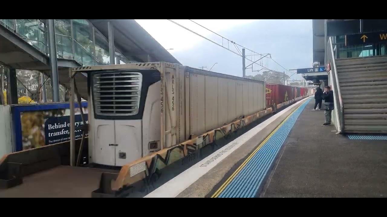 NR97 17 going thru Mount Druitt Station in August 2023 - YouTube