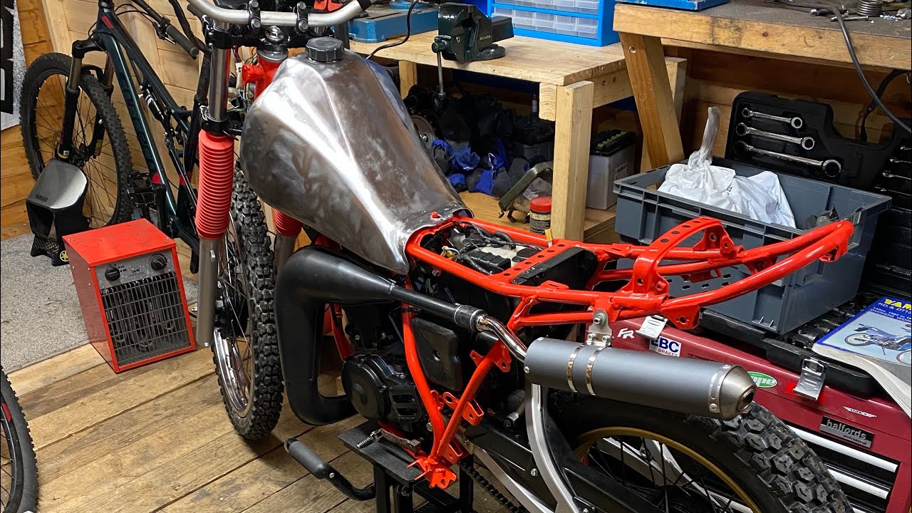 YAMAHA DT125LC PROJECT EPISODE 8 - YouTube