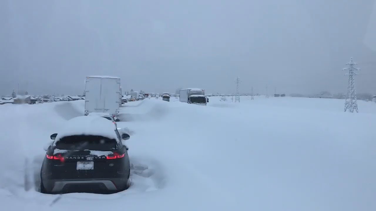 Heavy snowfall leaves thousands stranded, snowstorm in Japan. Extreme ...