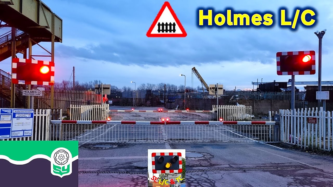 Rotherham (Holmes) Level Crossing, South Yorkshire - YouTube
