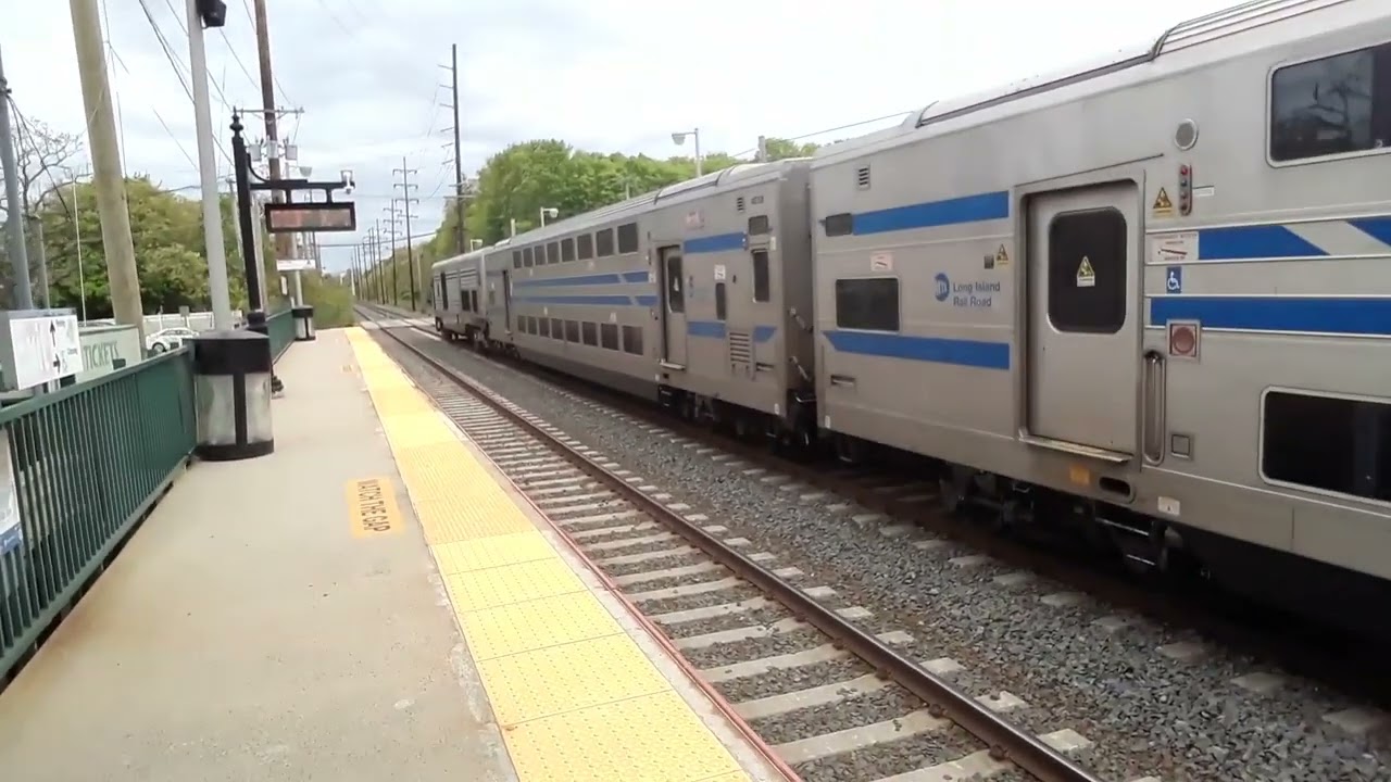 lirr: dm30ac 502/dm30ac 504 with rear horn - YouTube
