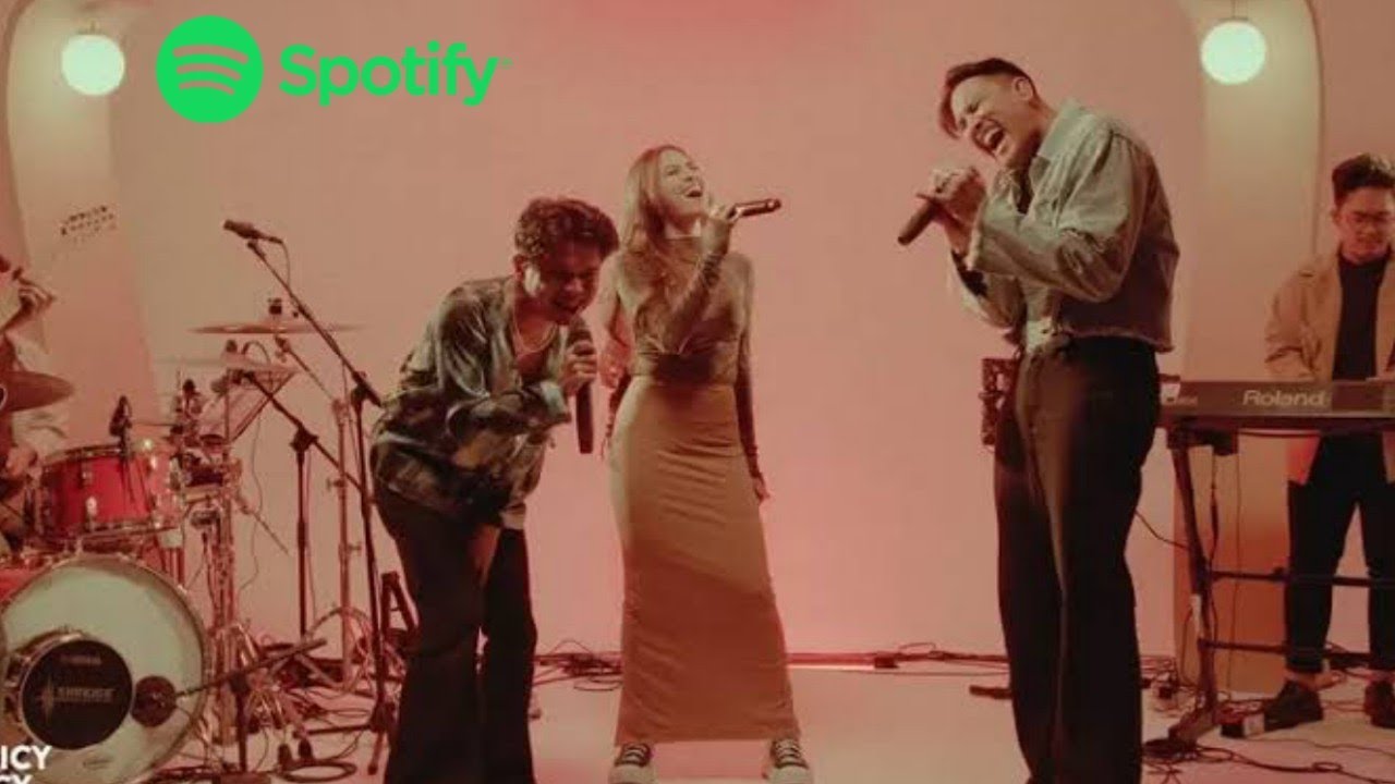 sialan | mahalini | juicy luicy | adrian khalif (live music) - YouTube