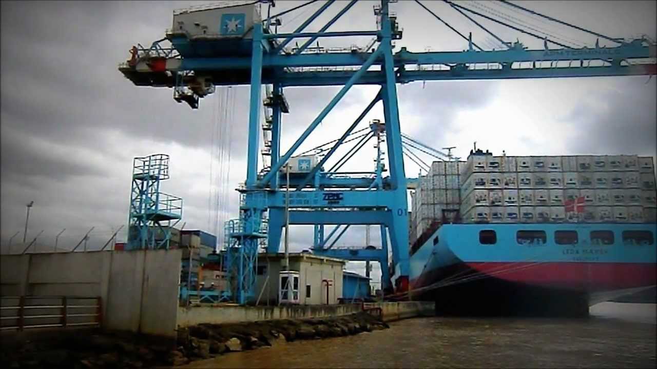Container ship - LEDA MAERSK - PORTO DE ITAJAÍ - YouTube