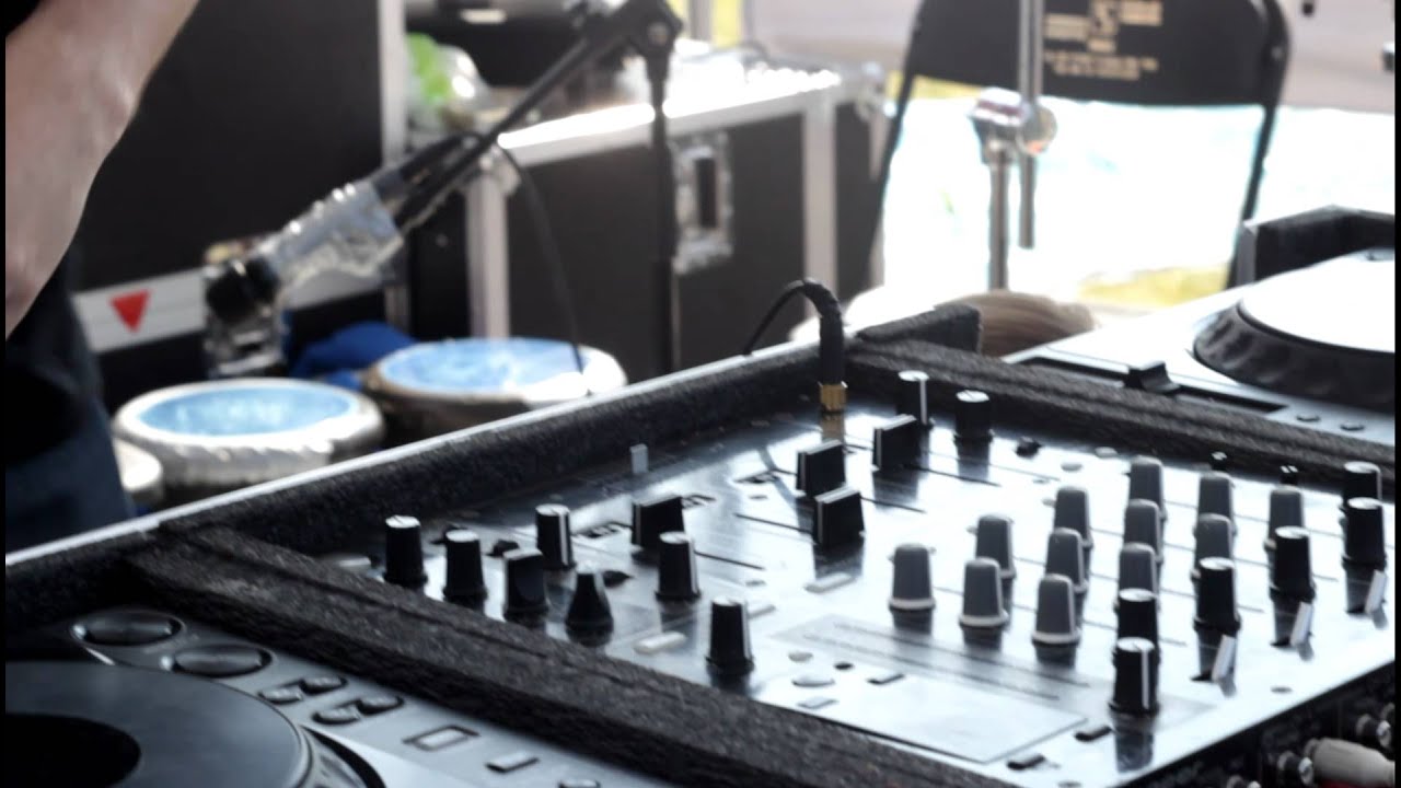 DJ Slater (Tribal Vision) vs Sally Doolally (Plastik Park) @ Cool ...