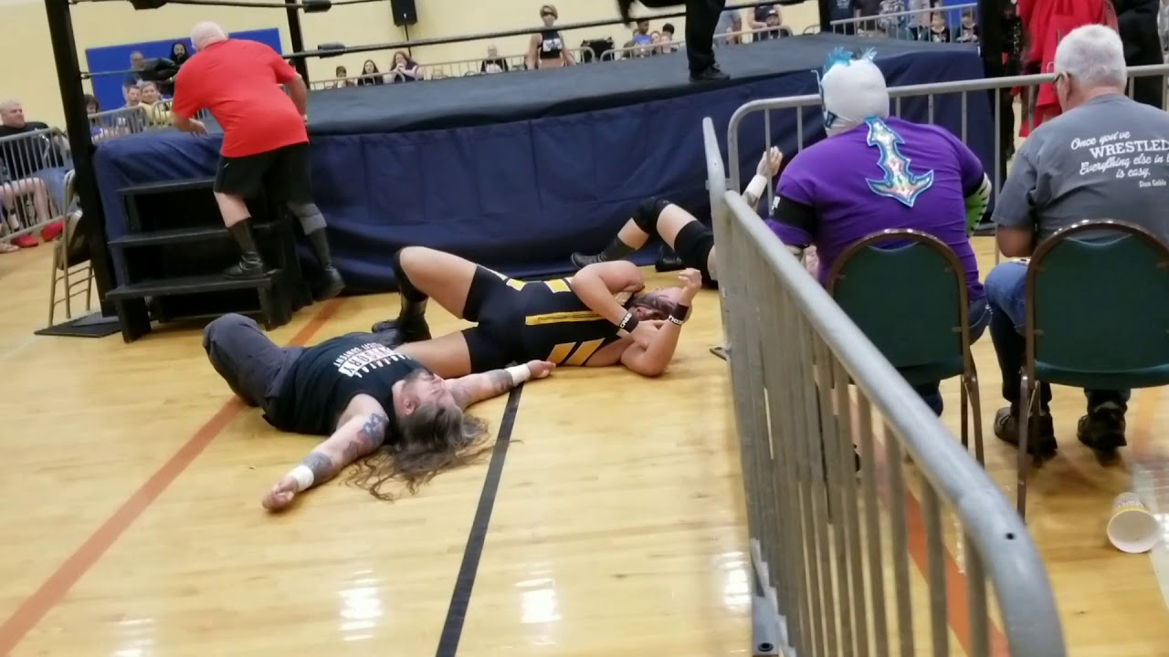 "The Taskmaster" Kevin Sullivan -VS- "The Dog of War" Jesse Neal - YouTube