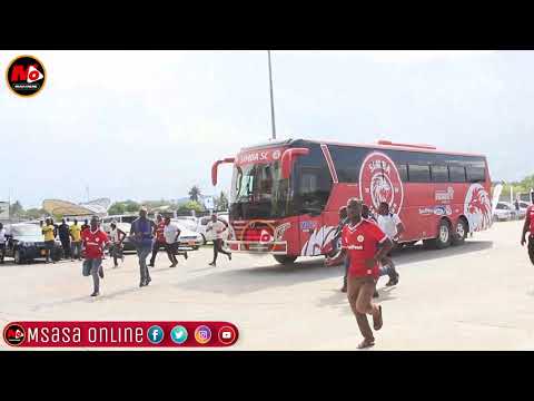 ONA BASI LA SIMBA LIKIWASILI NA ULINZI MZITO UWANJANI KAMA MAKOMANDOO...
