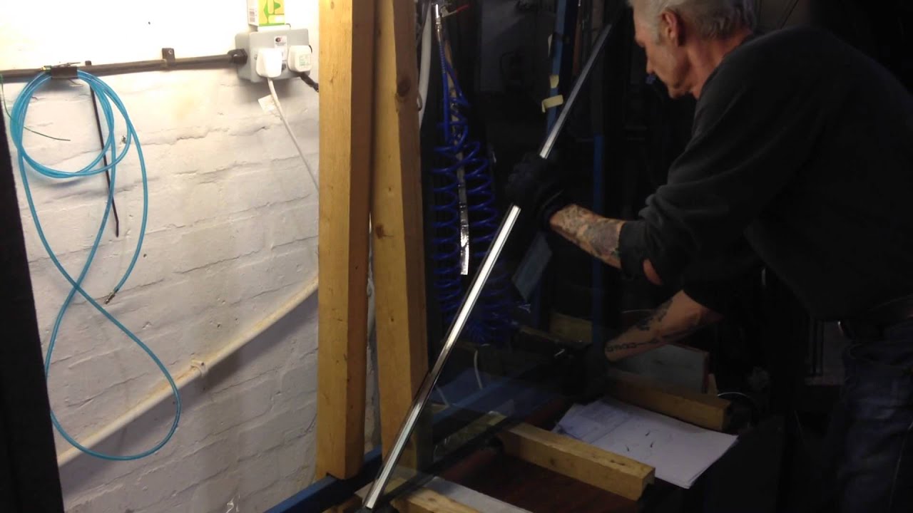 Glass Alignment of a unit made with Thermoflex Warm Edge Spacer - YouTube