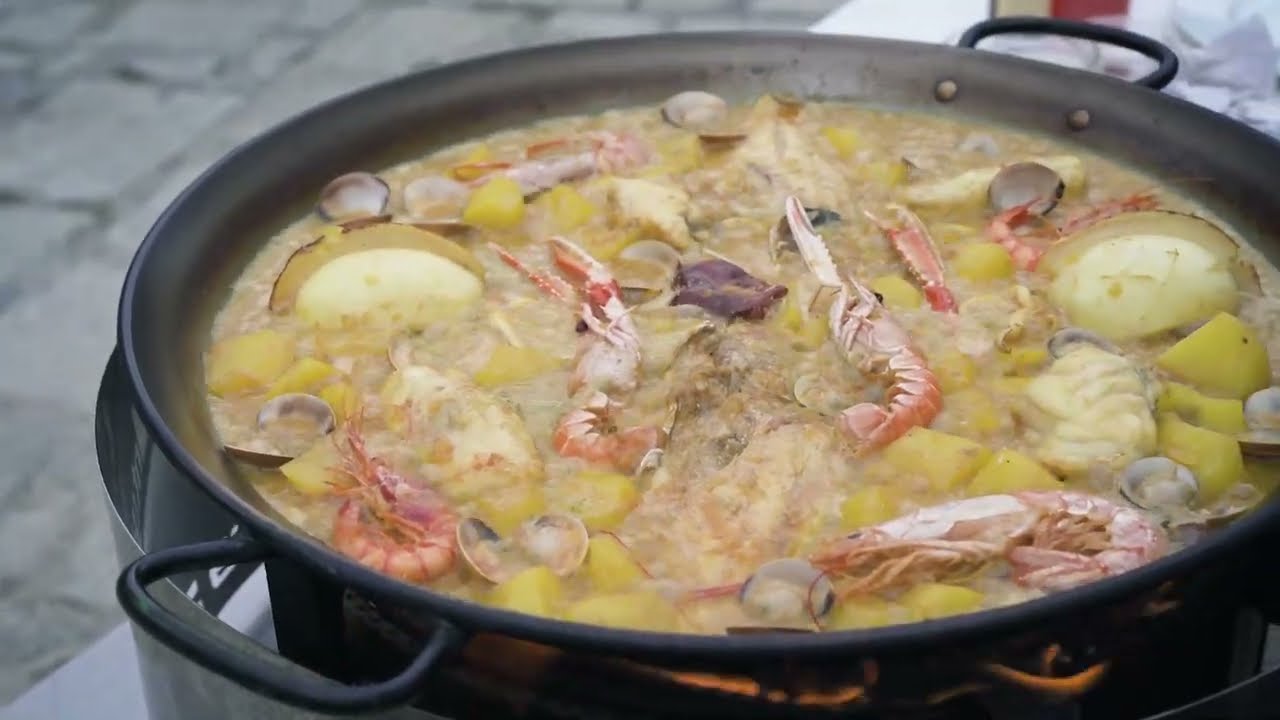 Suquet de pescado y marisco - YouTube
