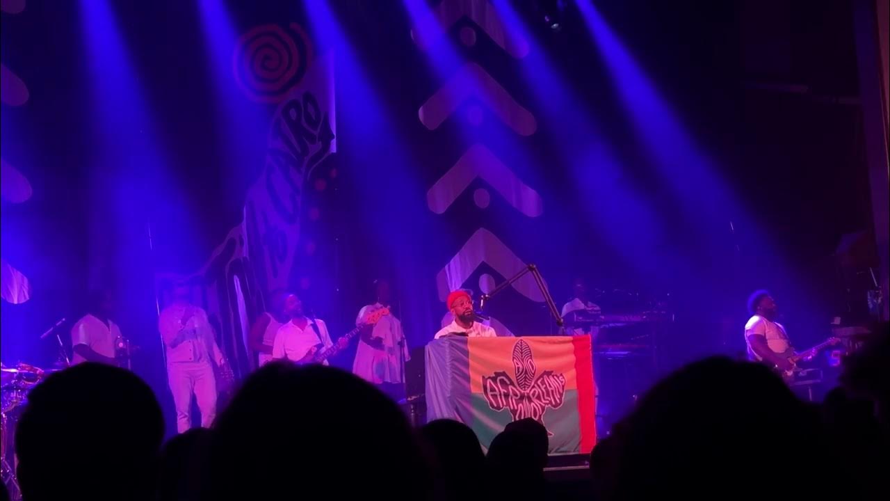 Please Don't Walk Away - PJ Morton (The Vogue Theatre - Vancouver, BC - 10.27.2024) - YouTube