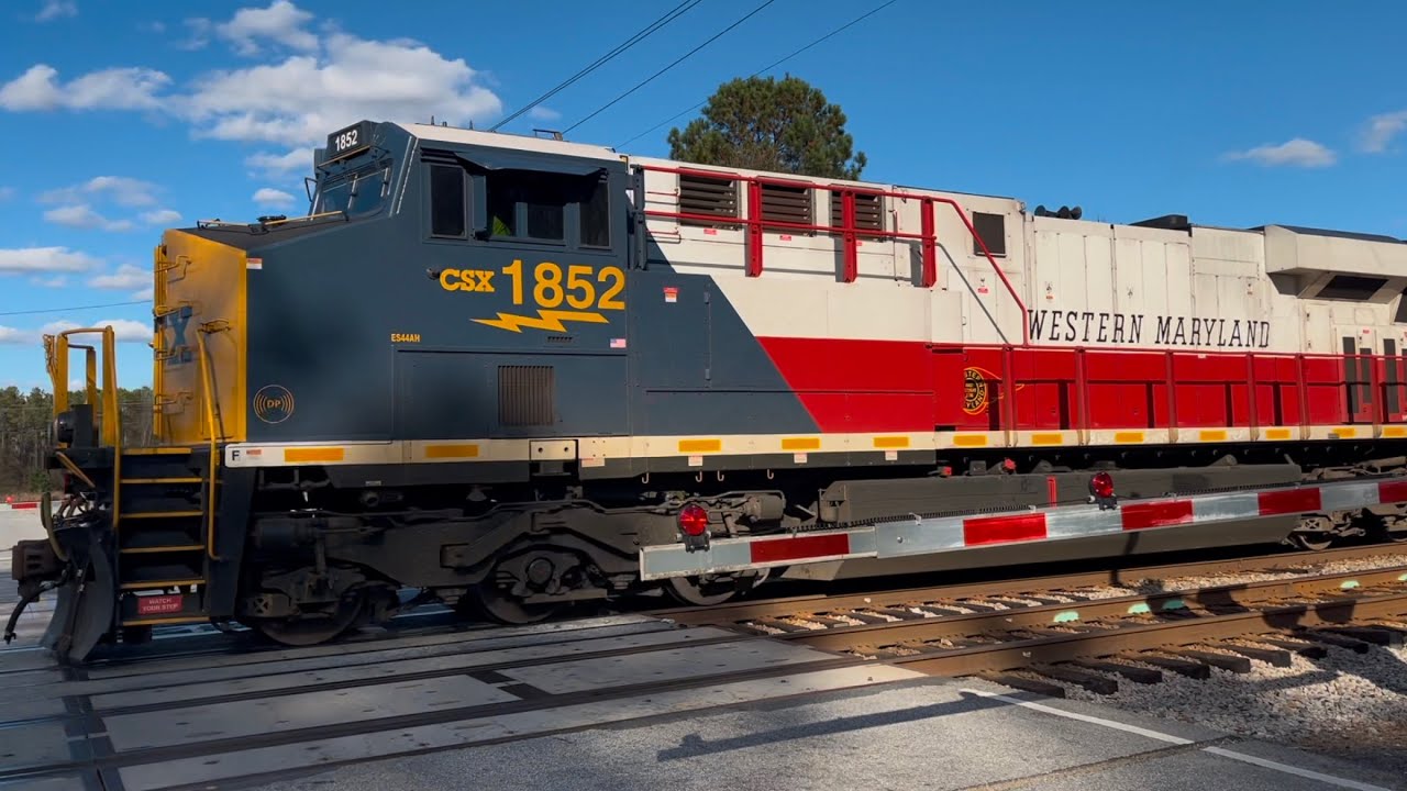 CSXT 1852 Western Maryland Heritage Unit Leads long CSX M409 SB ...