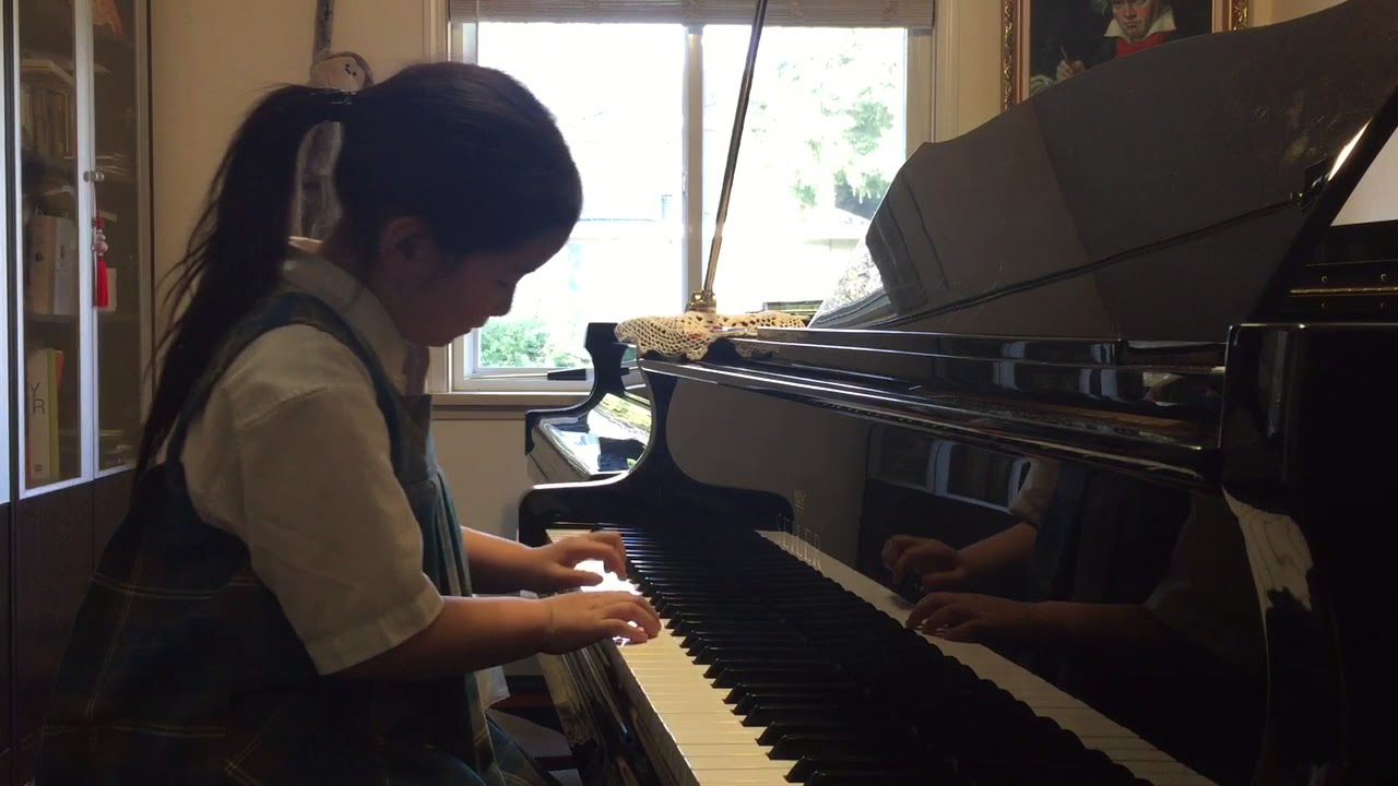 Rachel Yao 6years plays At the ball - YouTube