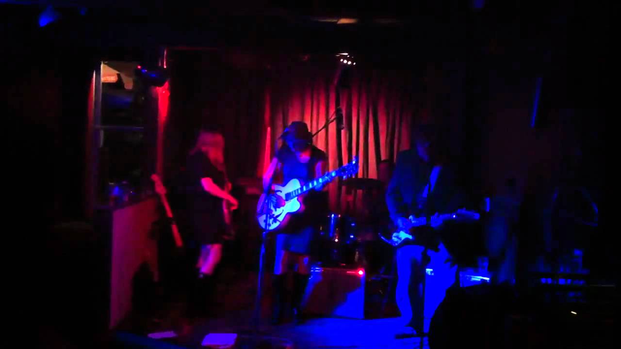 Gord Lewis-Teenage Head's new roots outfit at Mitzie's Sister Oct'10 (3 ...