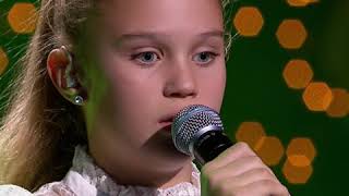 Ida-Lova sjunger "Utan dina andetag" på Svenska Hjältargalan 2017 ...