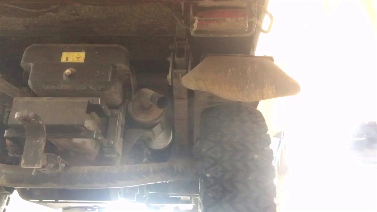 Kubota 900 blowing black smoke - YouTube