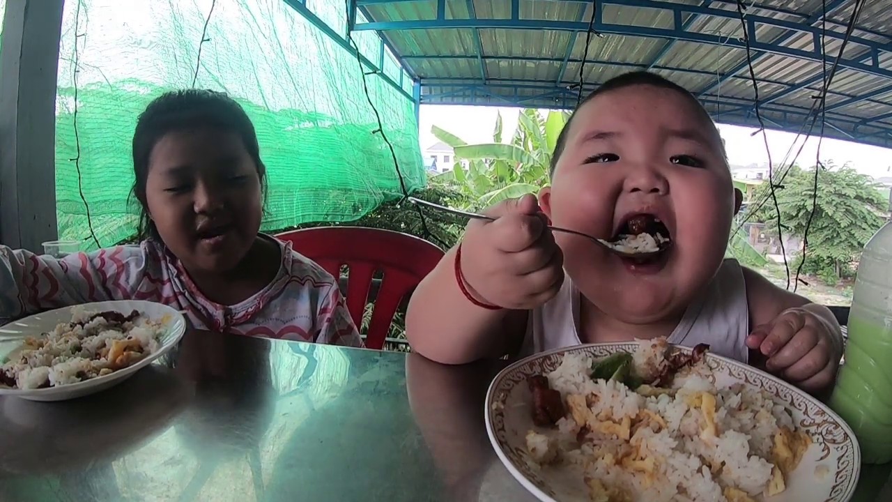 Happy Eating Time - YouTube