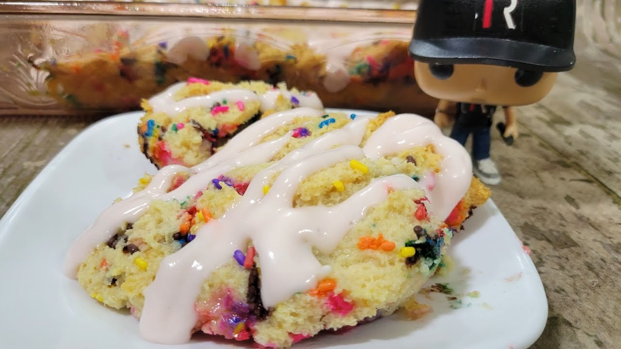 AWESOME Birthday Cake Bread Pudding!! - YouTube