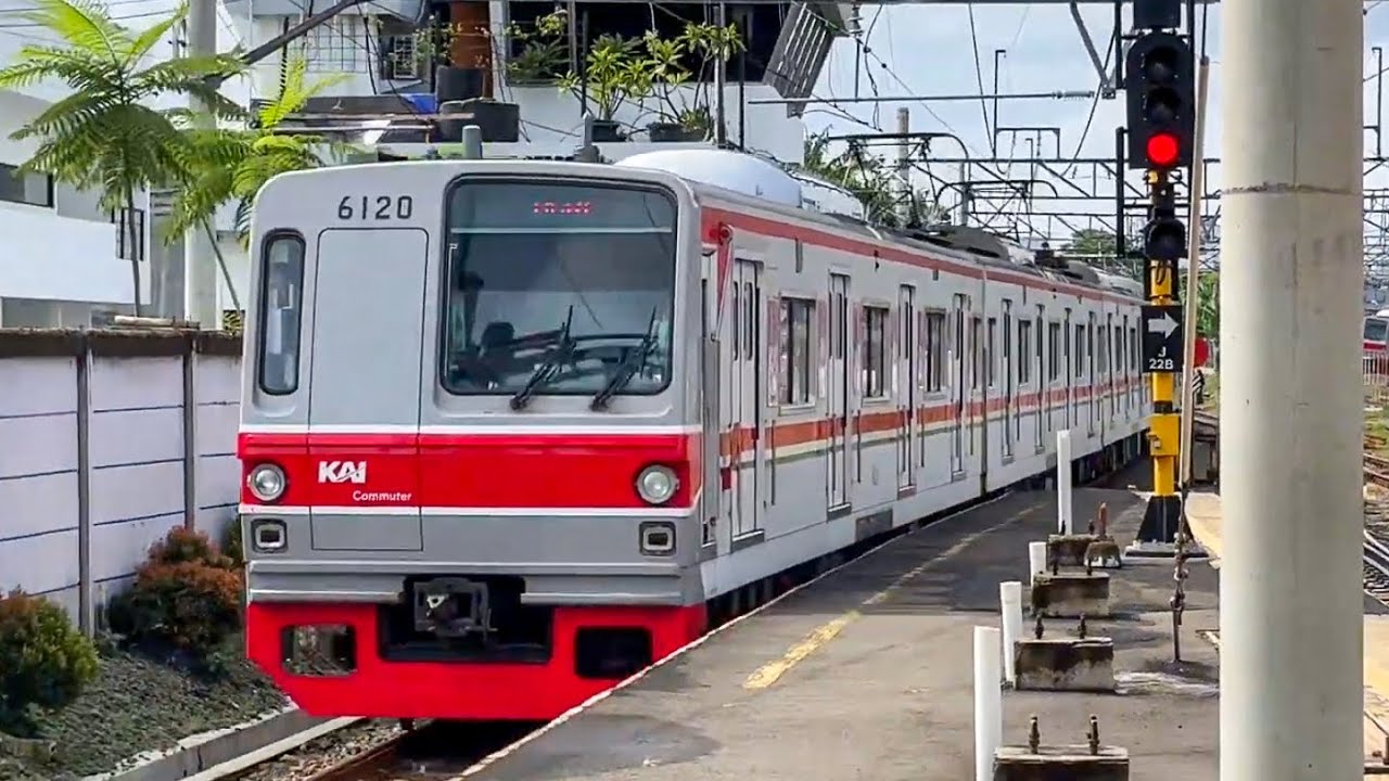 Kumpulan Aktivitas KRL Commuter Line di Stasiun Duri! TM 6000, JR 205 ...