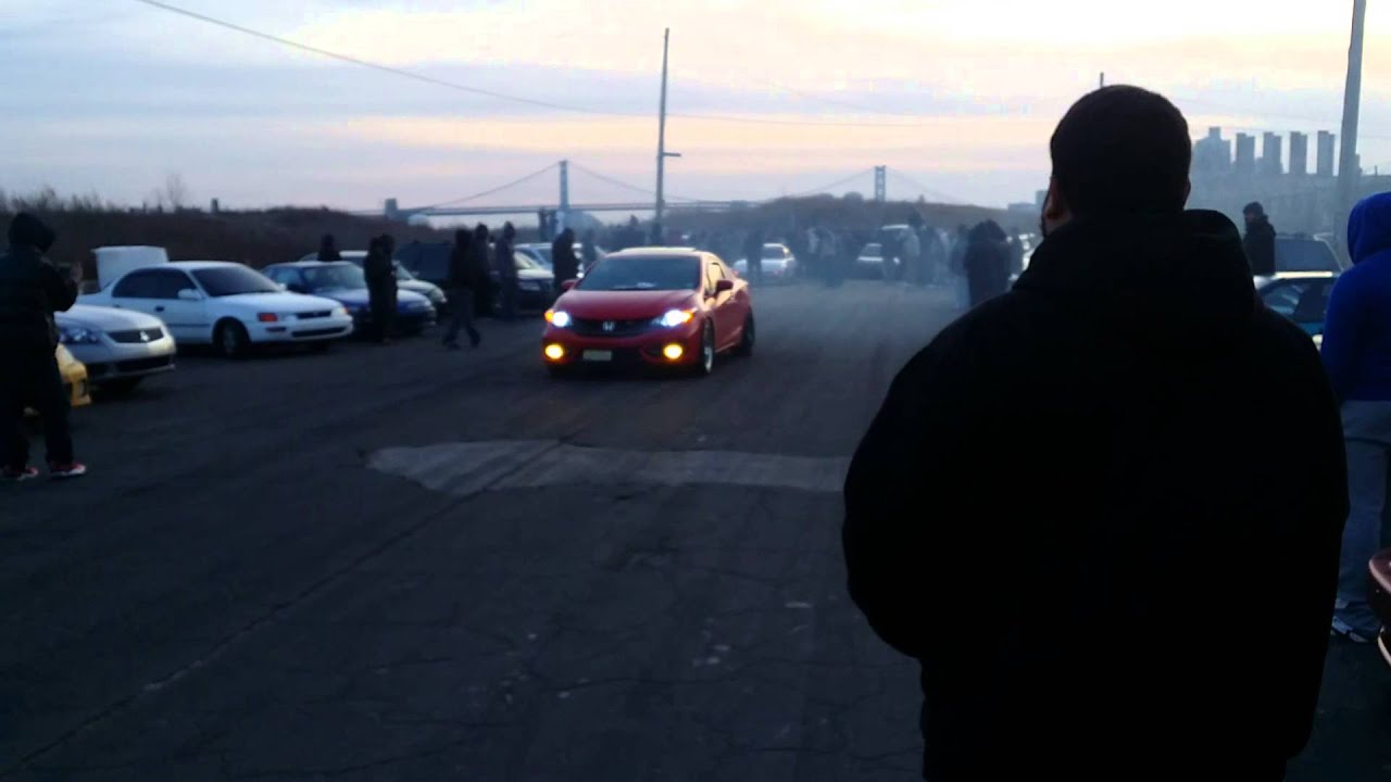 North Philly Street racing Rx7 Vs Rx7 - YouTube